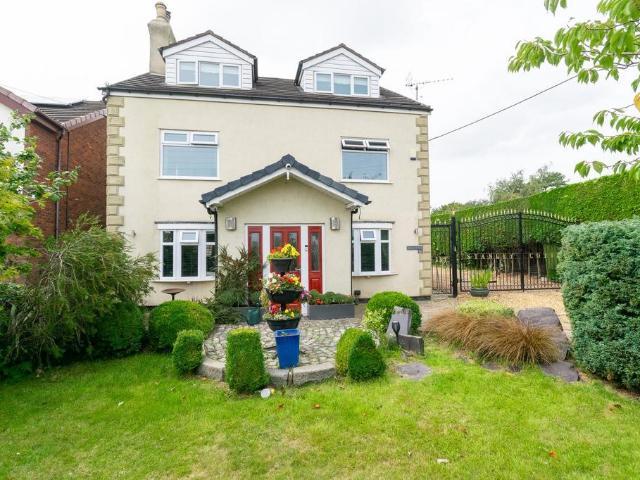 5 bedroom detached house for sale