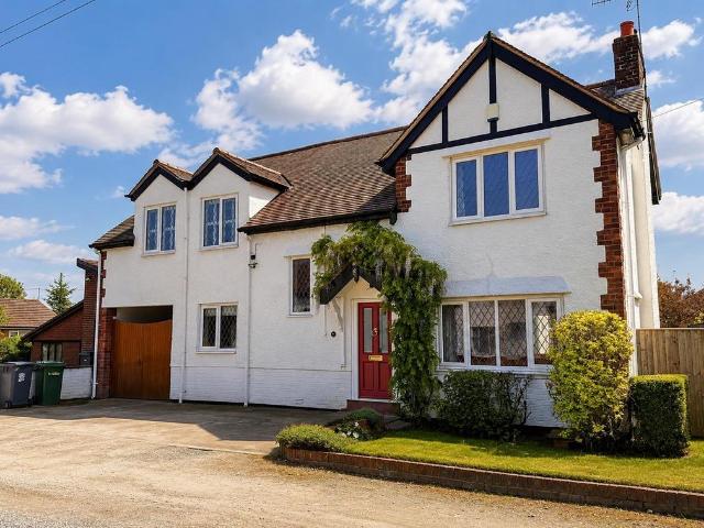 5 bedroom detached house for sale