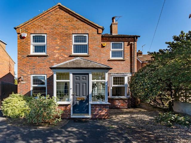 5 bedroom detached house for sale
