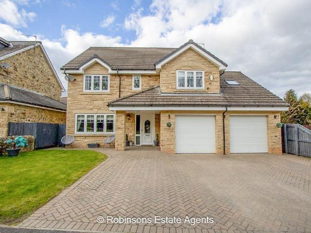 5 bedroom detached house for sale