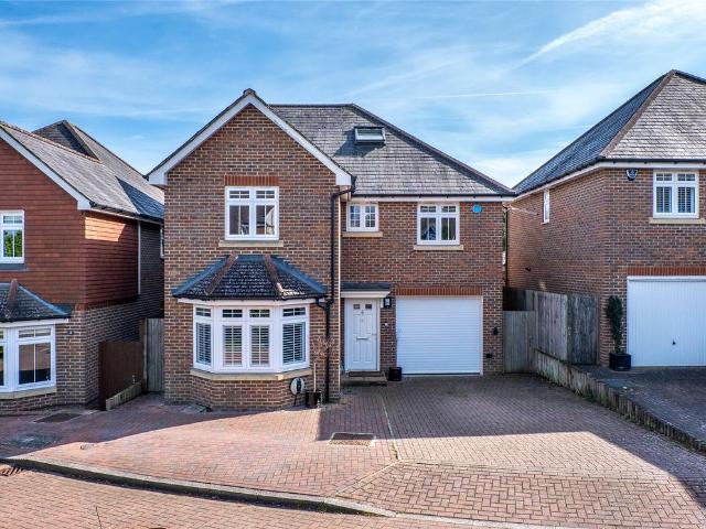 5 bedroom detached house for sale