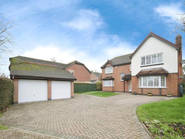 5 bedroom detached house for sale