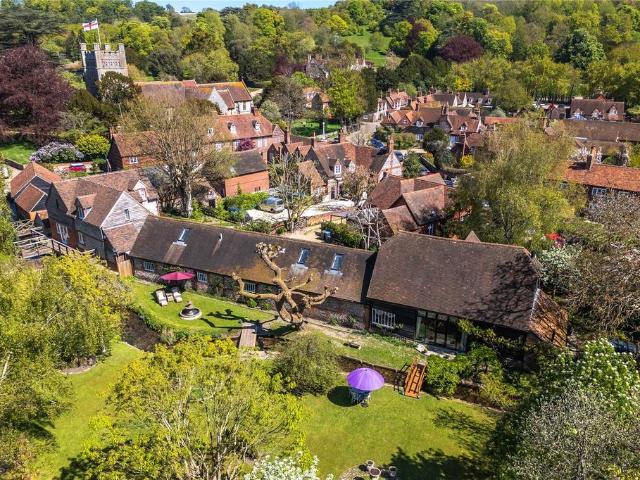 5 bedroom detached house for sale
