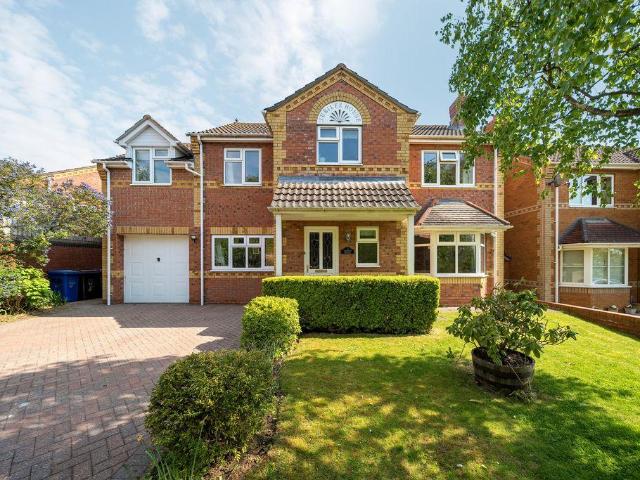 5 bedroom detached house for sale