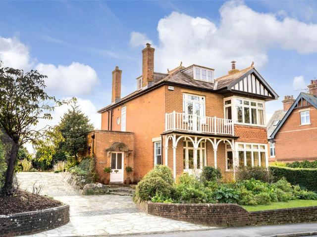 5 bedroom detached house for sale