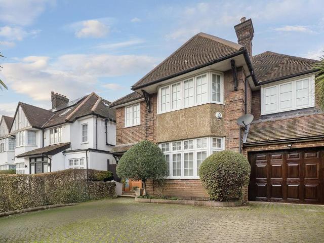 5 bedroom detached house for sale