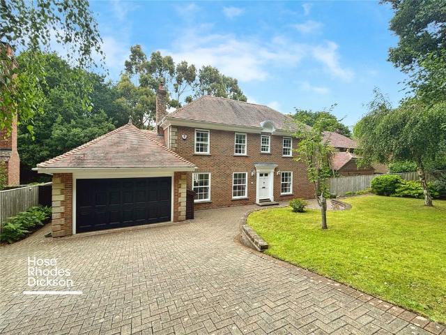 5 bedroom detached house for sale
