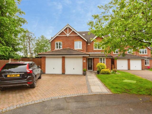5 bedroom detached house for sale