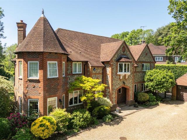 5 bedroom detached house for sale