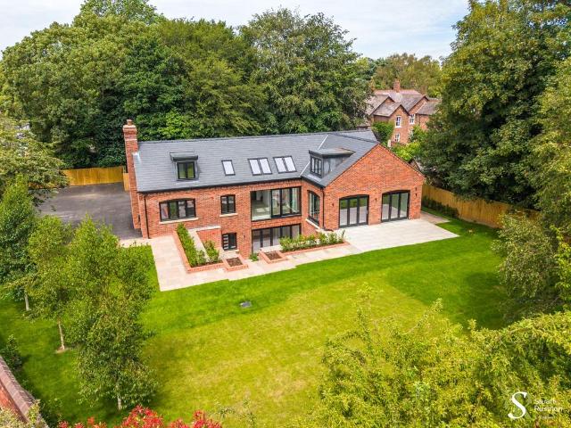 5 bedroom detached house for sale