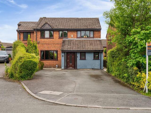 5 bedroom detached house for sale