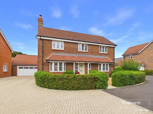 5 bedroom detached house for sale