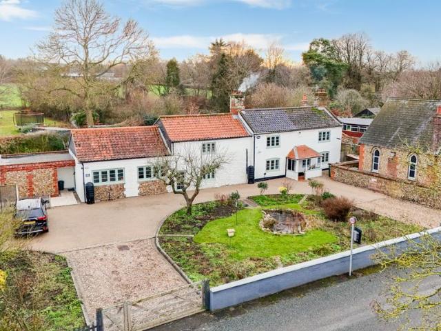 5 bedroom detached house for sale