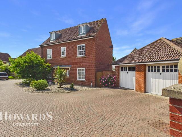 5 bedroom detached house for sale