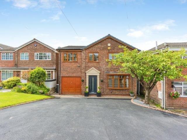 5 bedroom detached house for sale