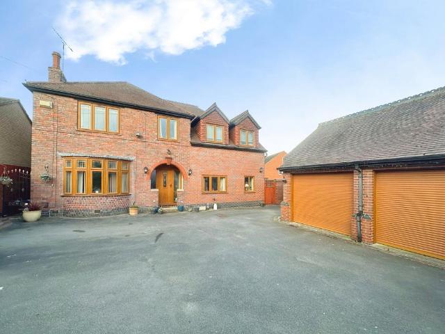 5 bedroom detached house for sale