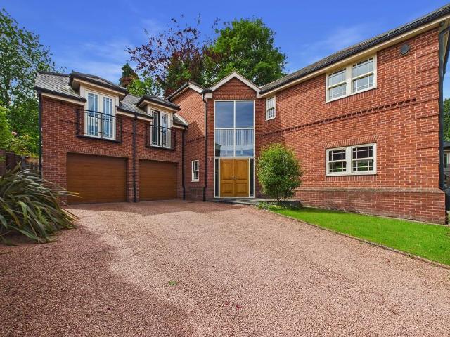 5 bedroom detached house for sale