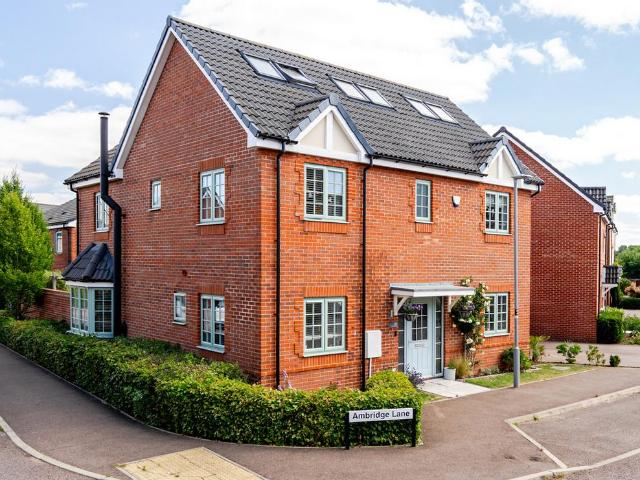 5 bedroom detached house for sale