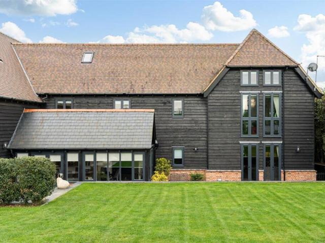 5 bedroom semi detached house for sale