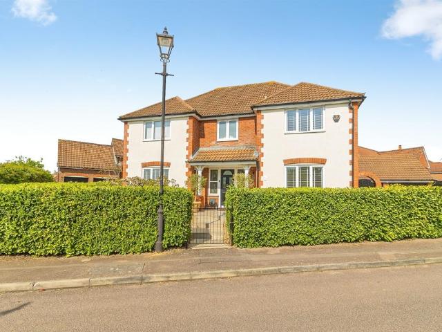 5 bedroom detached house for sale