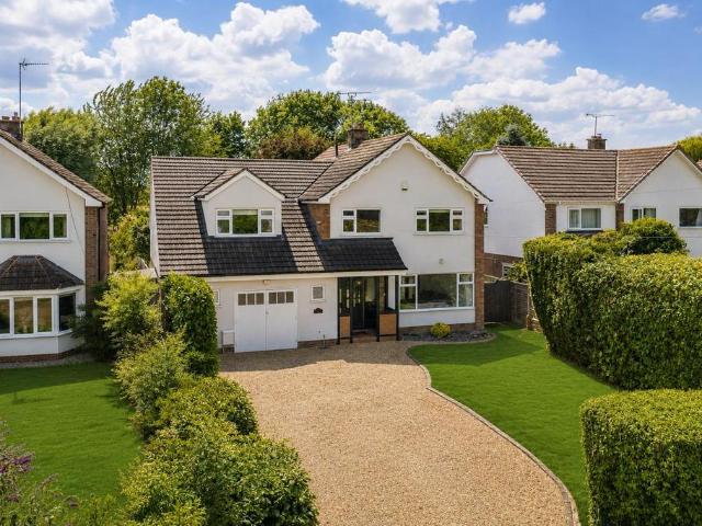 5 bedroom detached house for sale