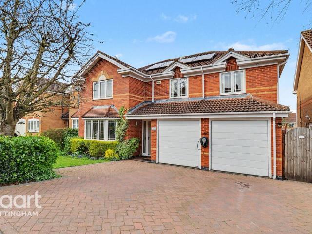 5 bedroom detached house for sale