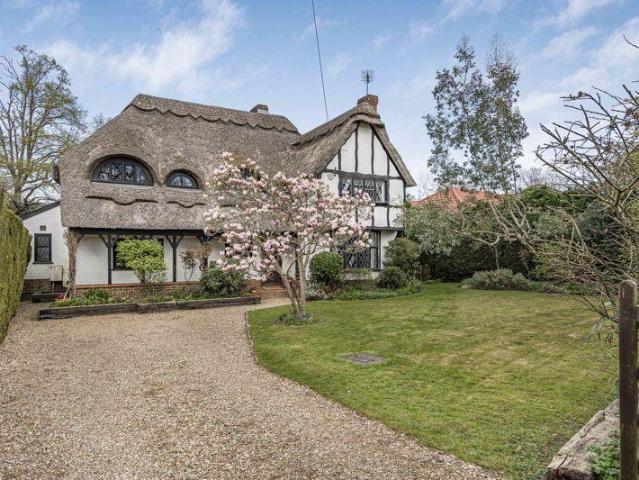 5 bedroom detached house for sale