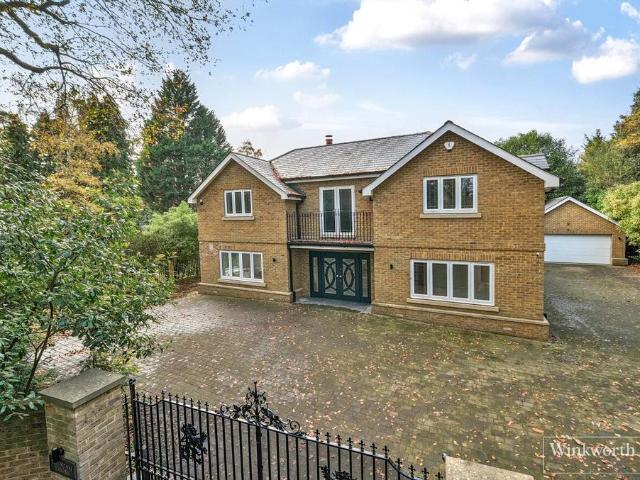 5 bedroom detached house for sale