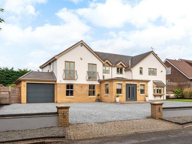 5 bedroom detached house for sale