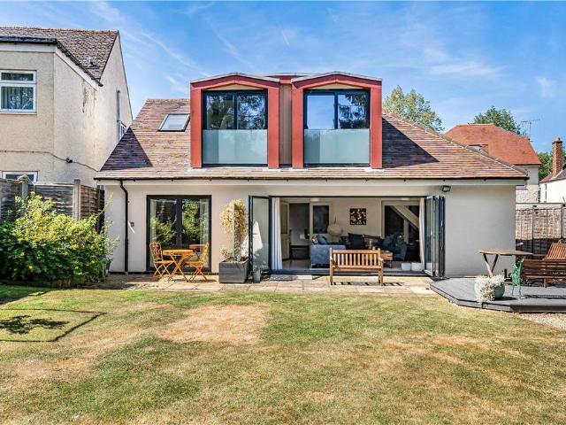 5 bedroom detached house for sale