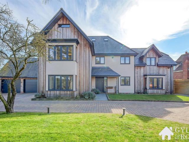 5 bedroom detached house for sale