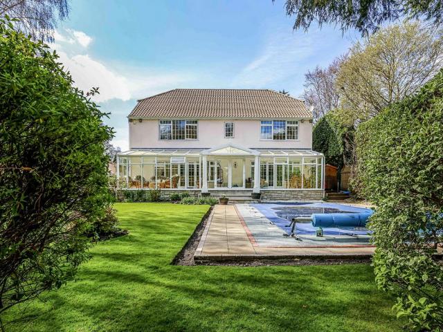 5 bedroom detached house for sale