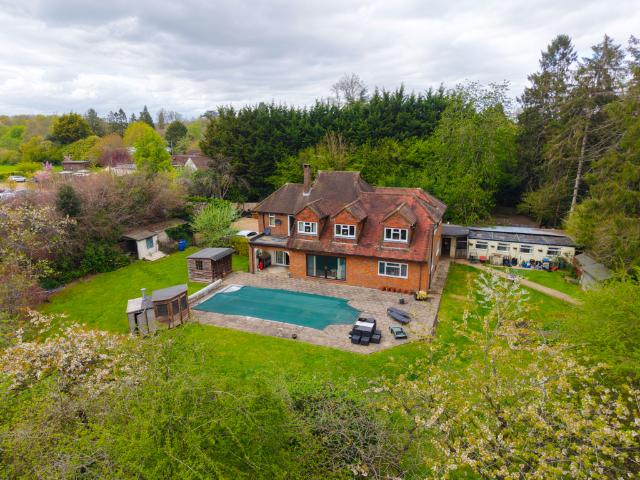 5 bedroom detached house for sale