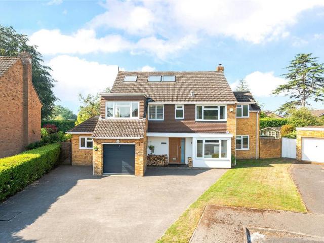 5 bedroom detached house for sale