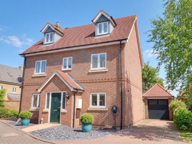 5 bedroom detached house for sale