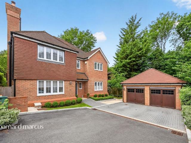 5 bedroom detached house for sale