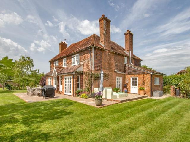 5 bedroom detached house for sale
