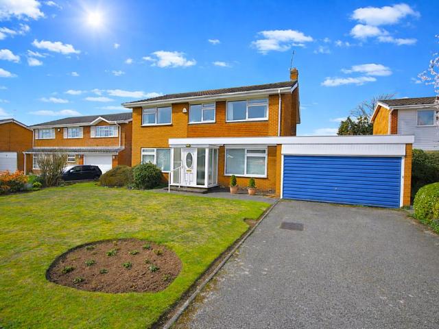 5 bedroom detached house for sale