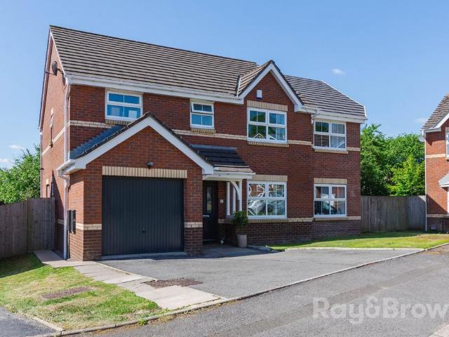 5 bedroom detached house for sale
