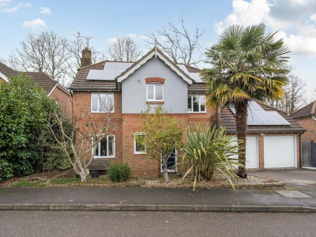 5 bedroom detached house for sale