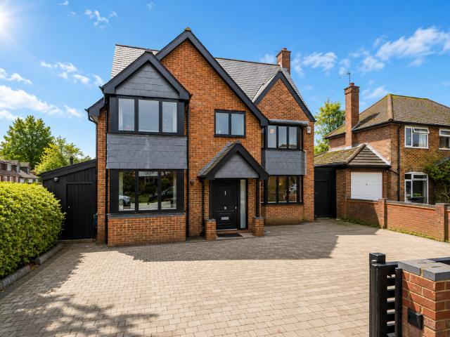 5 bedroom detached house for sale