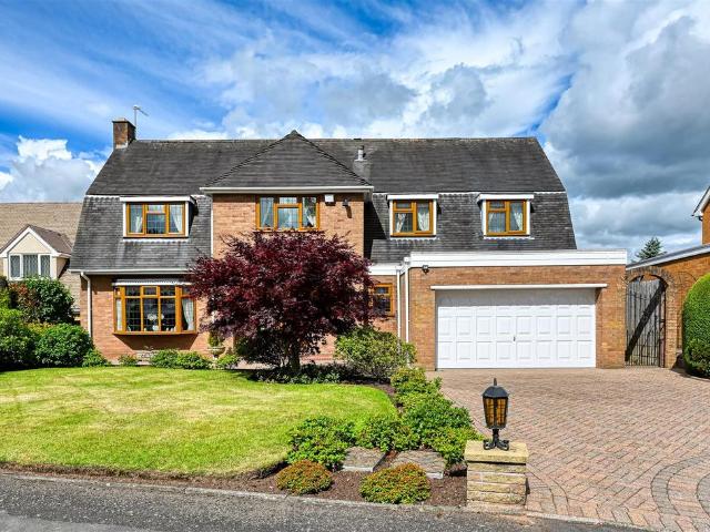 5 bedroom detached house for sale