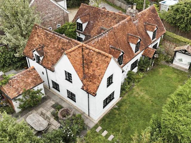 5 bedroom detached house for sale