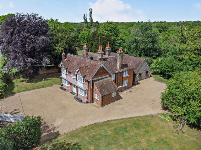 5 bedroom detached house for sale