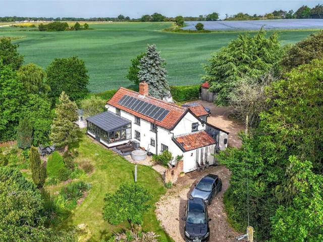 5 bedroom detached house for sale