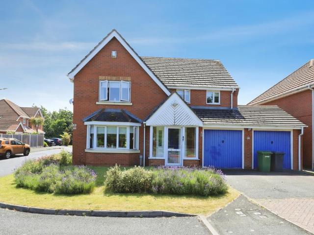 5 bedroom detached house for sale