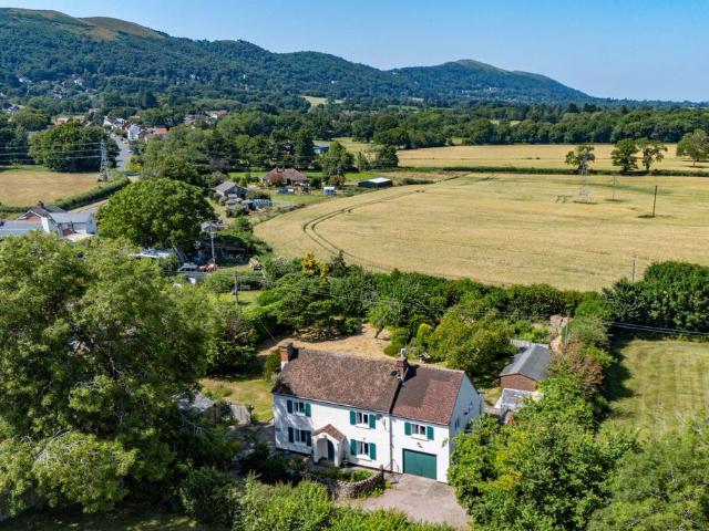 5 bedroom detached house for sale