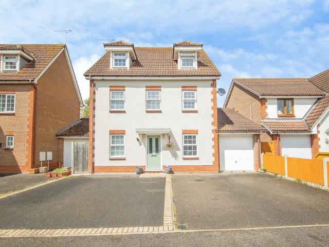 5 bedroom detached house for sale