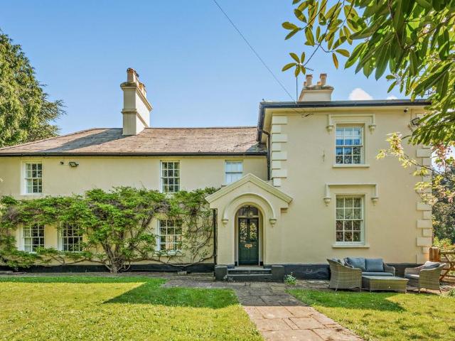 5 bedroom detached house for sale
