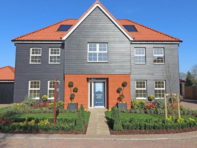 5 bedroom detached house for sale